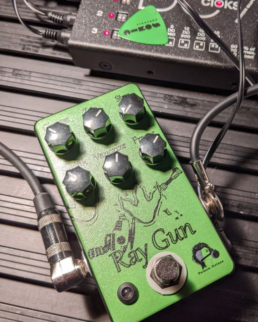 Poison Noises Ray Gun v2 – Stompbox Sonic