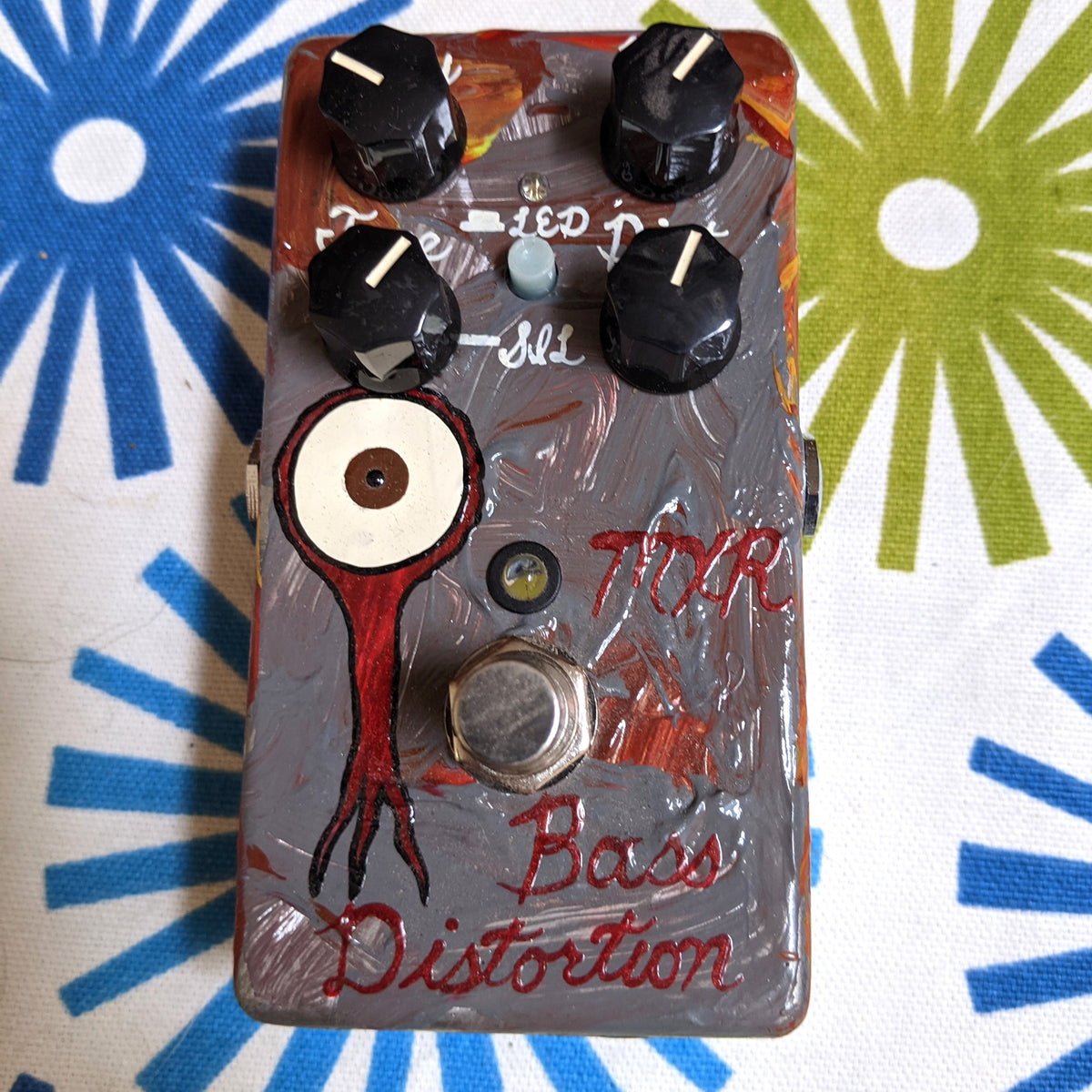 MXR Bass Distortion M85 – Stompbox Sonic
