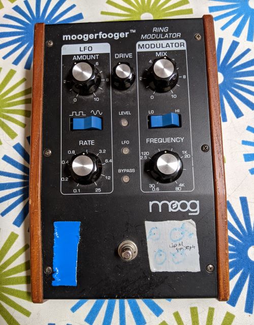Moogerfooger Ring Modulator MF-102 – Stompbox Sonic
